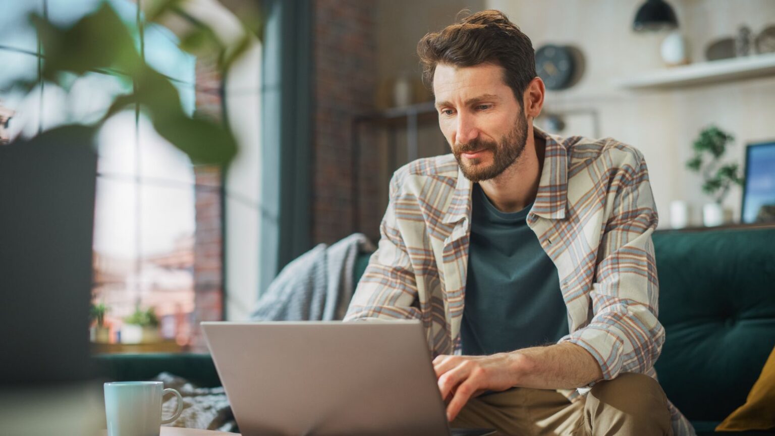 The Hidden Effects of Loneliness on Men - SOCIETEMAG.com