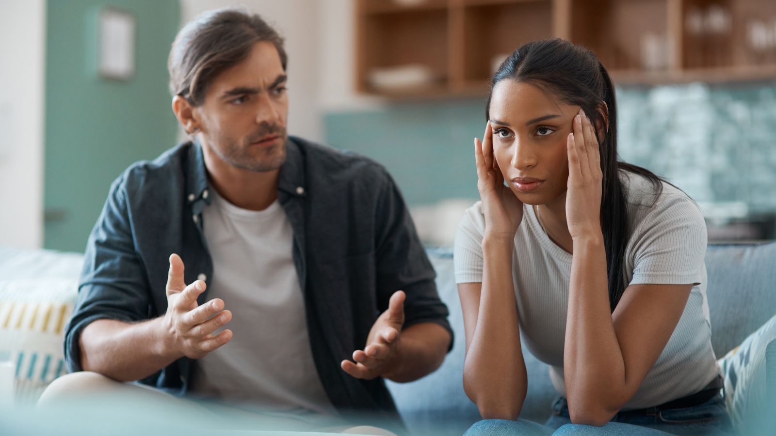 21 Signs Someone May Be Poorly Educated - SOCIETEMAG.com
