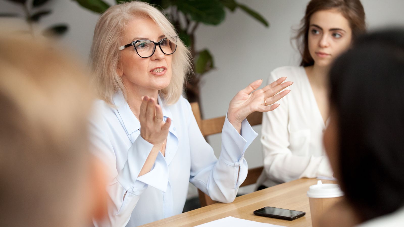 21 Characteristics That Define an Alpha Female - SOCIETEMAG.com