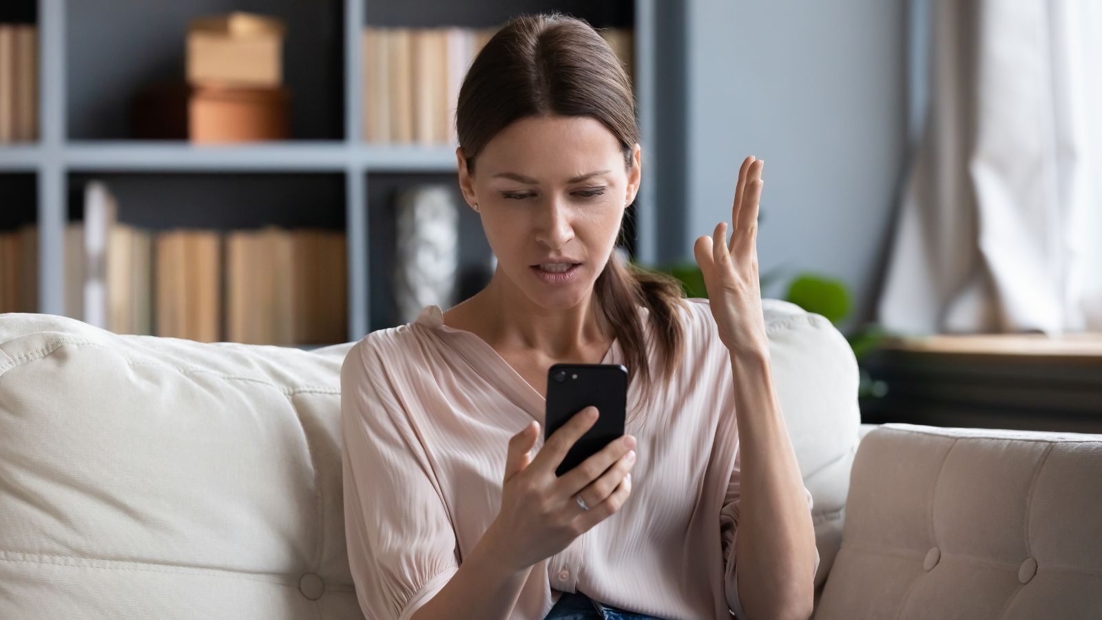 18 Reasons for the Shift from Smartphones to Dumb Phones in America ...