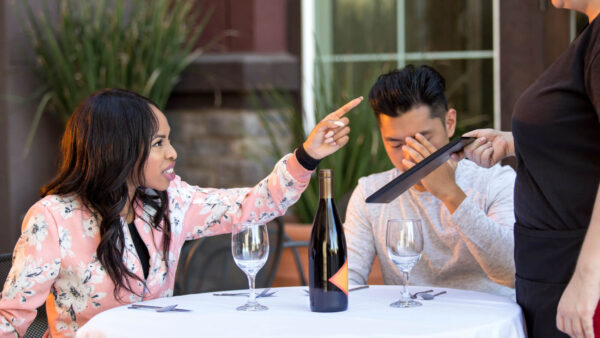 18 Behaviors Branded as Low-Class by Society - SOCIETEMAG.com