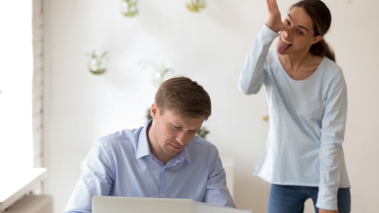 19 Things Not to Do If You Want to Be Respected - SOCIETEMAG.com