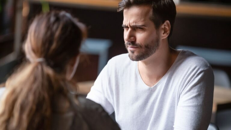 19 Ways You Might Be Disrespectful Without Realizing It - SOCIETEMAG.com