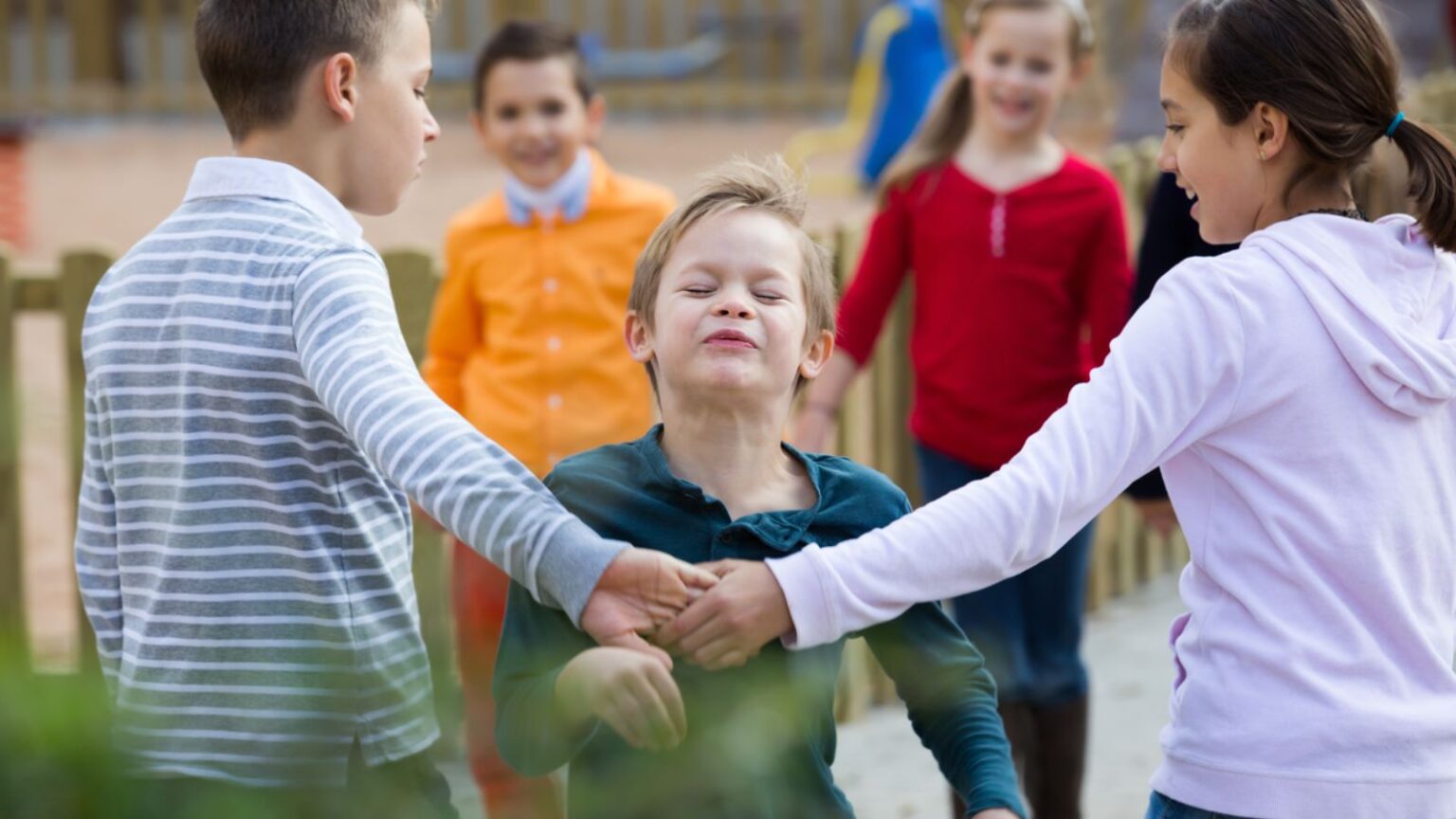 18 Early Warning Signs Your Child Might Pose a Danger - SOCIETEMAG.com