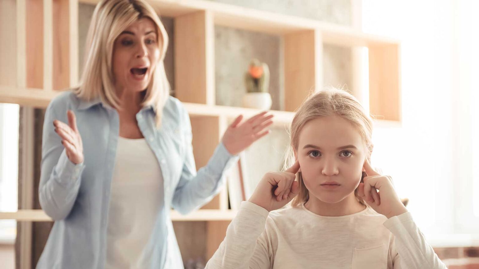 18 Early Warning Signs Your Child Might Pose a Danger - SOCIETEMAG.com