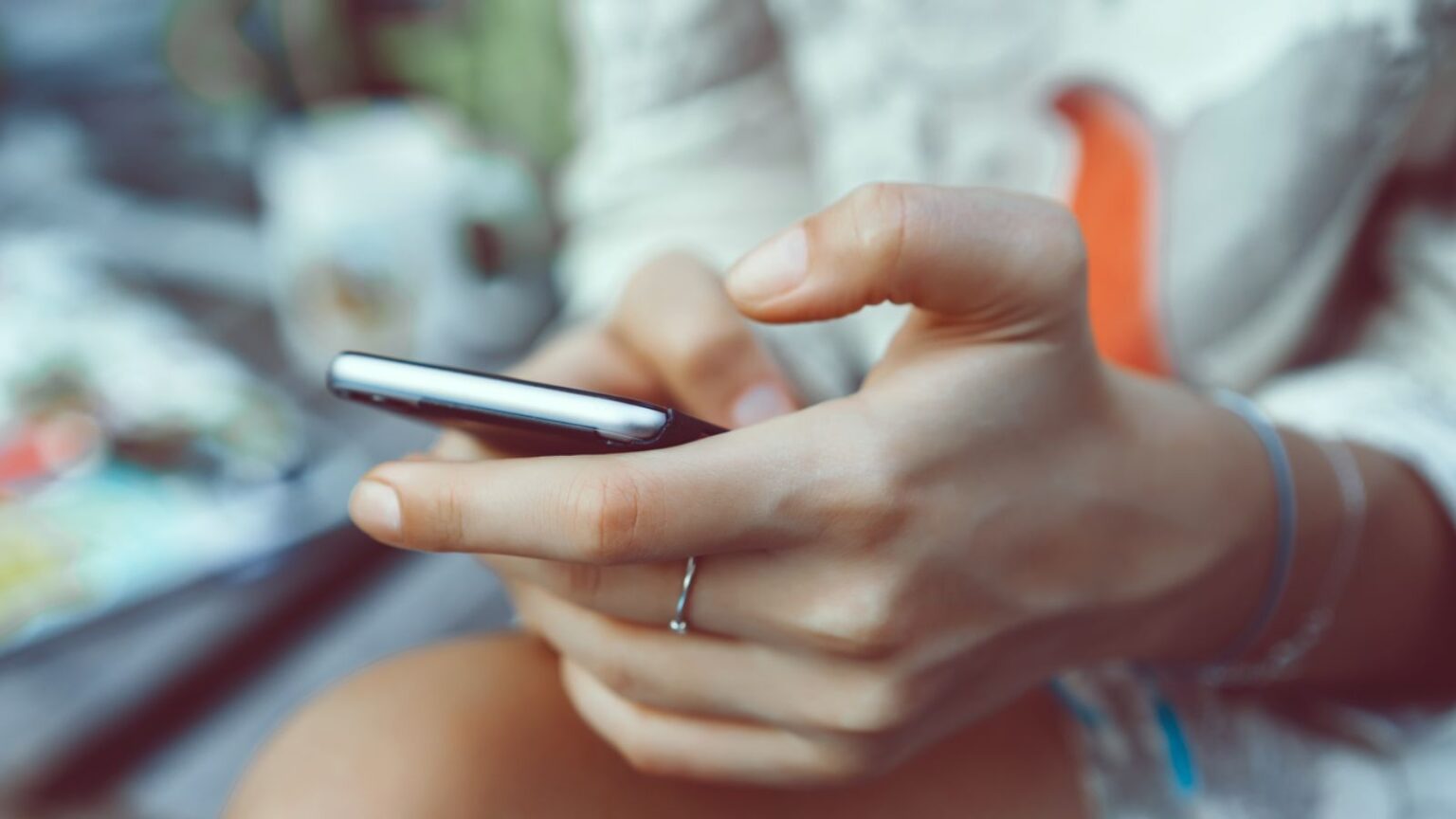 19 Ways to Tell You’re Being Overly Clingy in Your Relationship ...