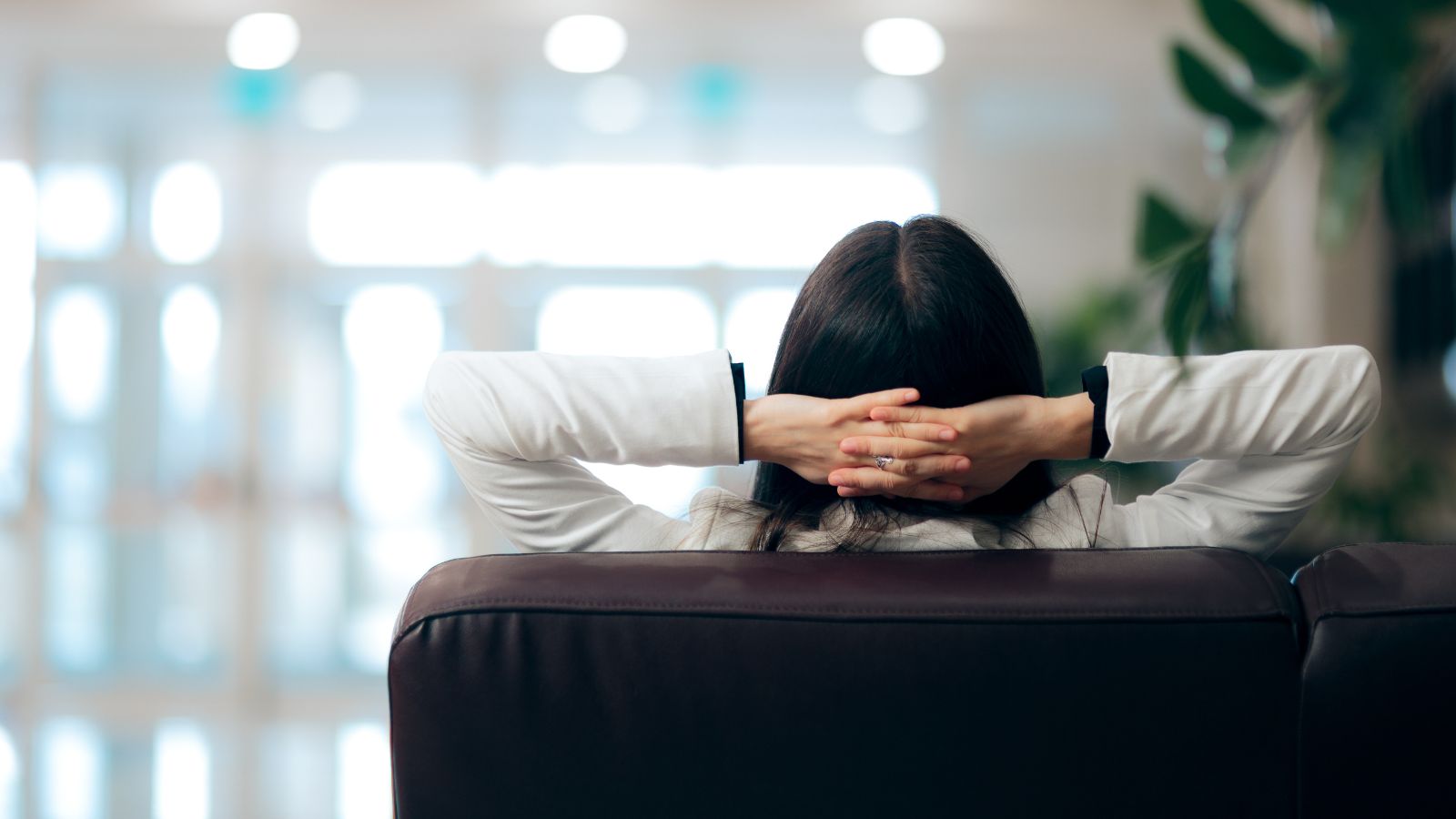 20 Embarrassing Things We All Do (But Won't Admit) - SOCIETEMAG.com