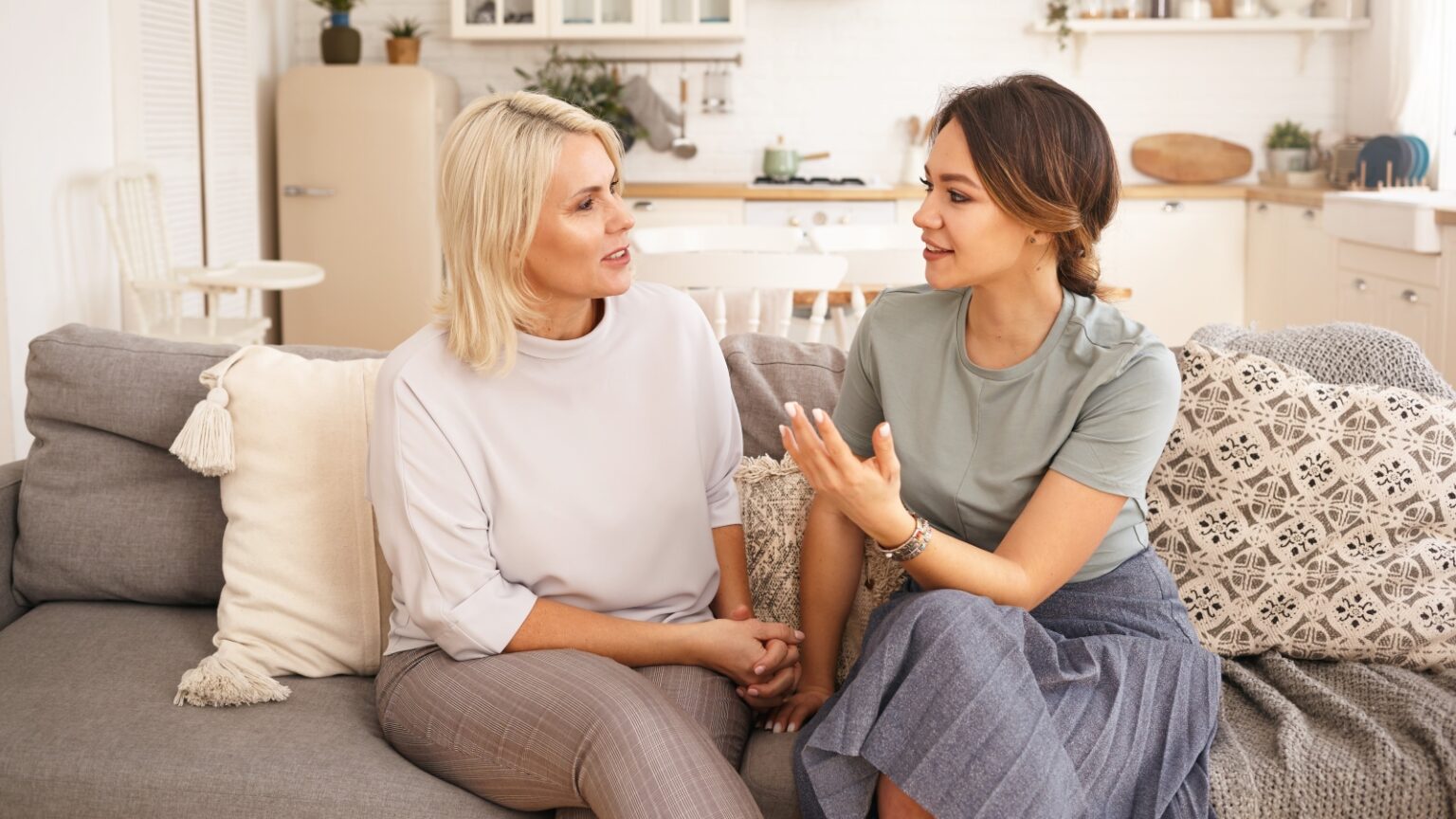 18 Indications You Might Need to Improve Your Manners - SOCIETEMAG.com