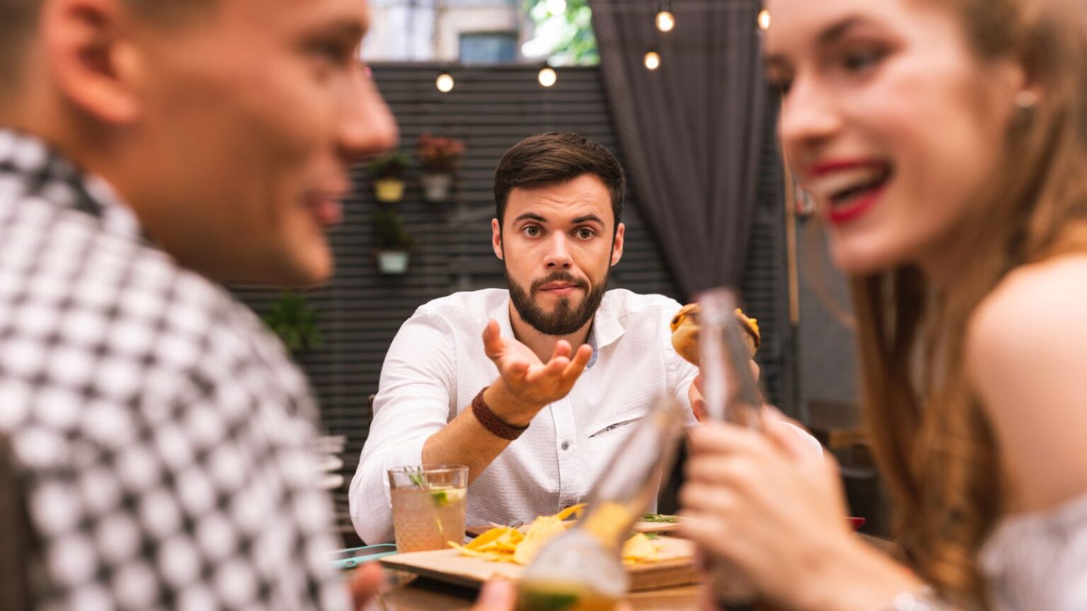 18 Indications You Might Need to Improve Your Manners - SOCIETEMAG.com