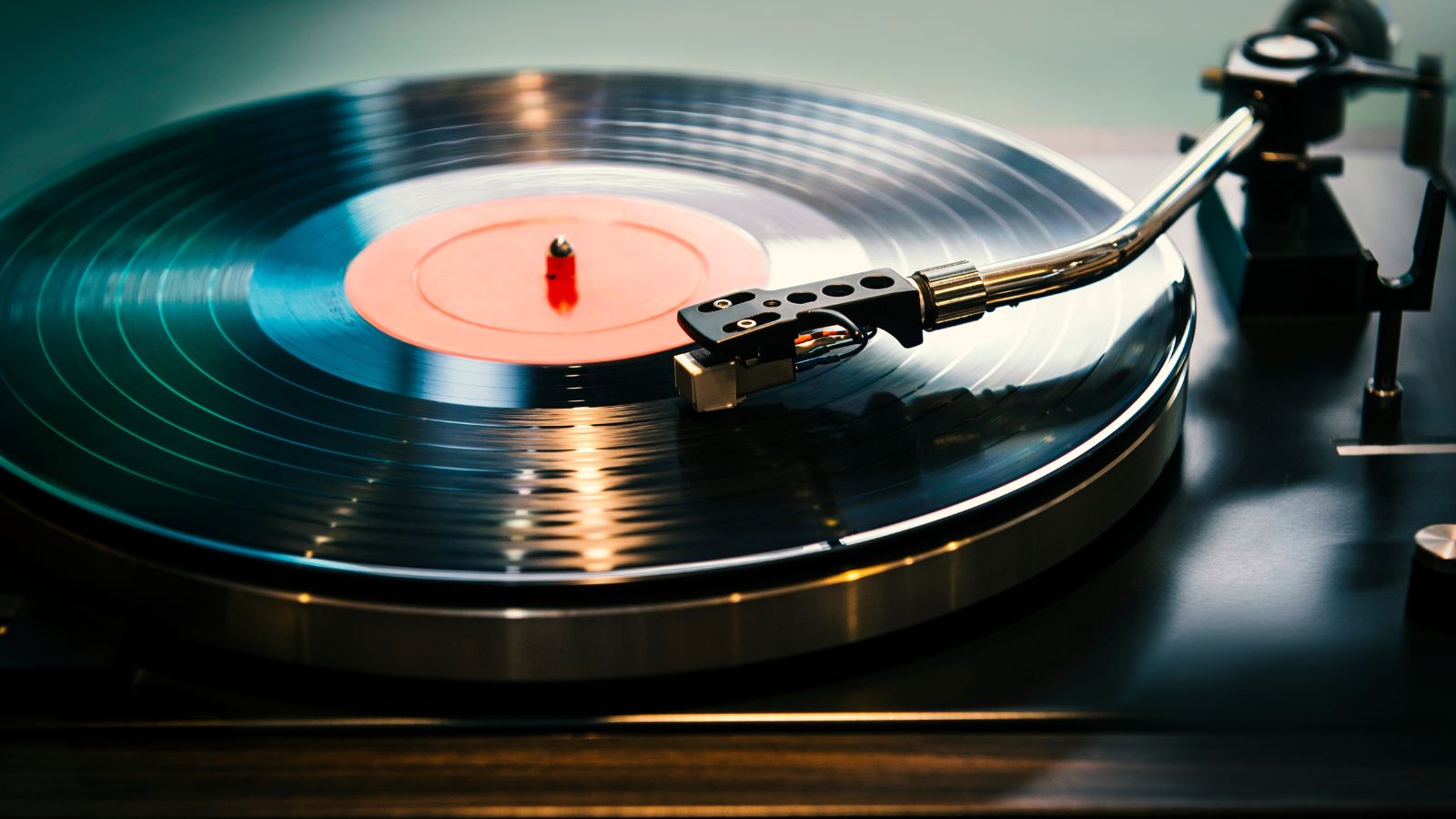 18 Old-Fashioned Phrases That Instantly Age You - SOCIETEMAG.com