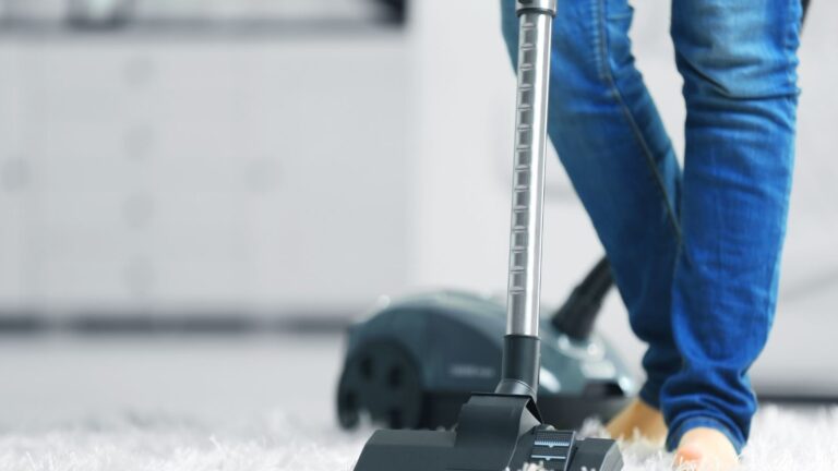 Combating ‘Old People Smell’: Causes and 18 Tips to Keep It at Bay ...