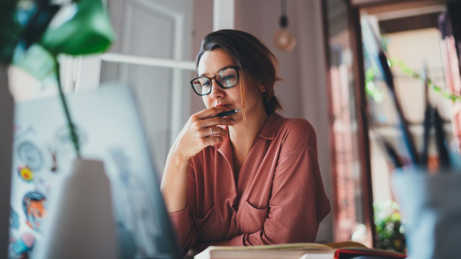 21 Characteristics That Define an Alpha Female - SOCIETEMAG.com