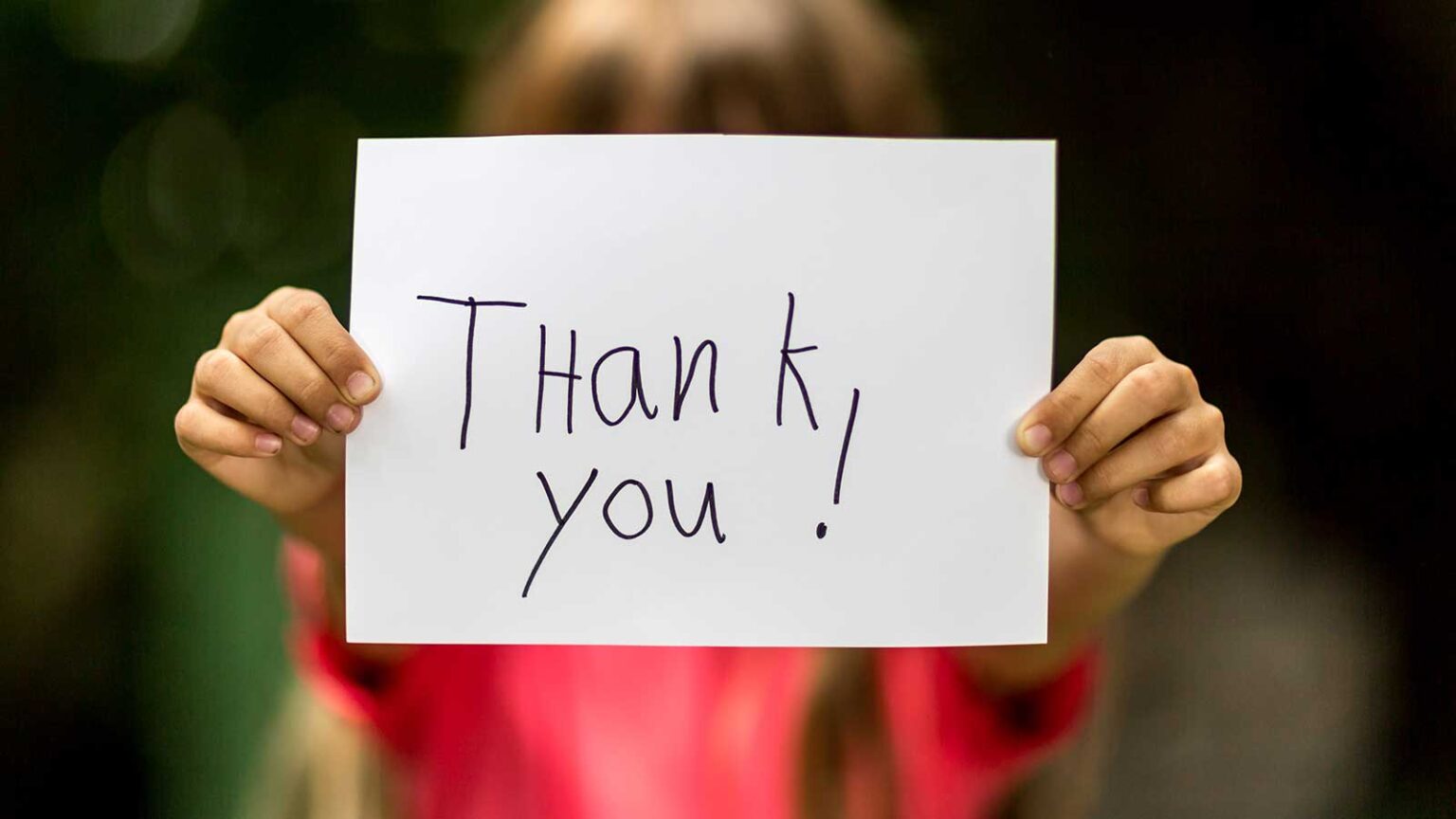 18 Signs Your Etiquette and Manners Need Improvement - SOCIETEMAG.com