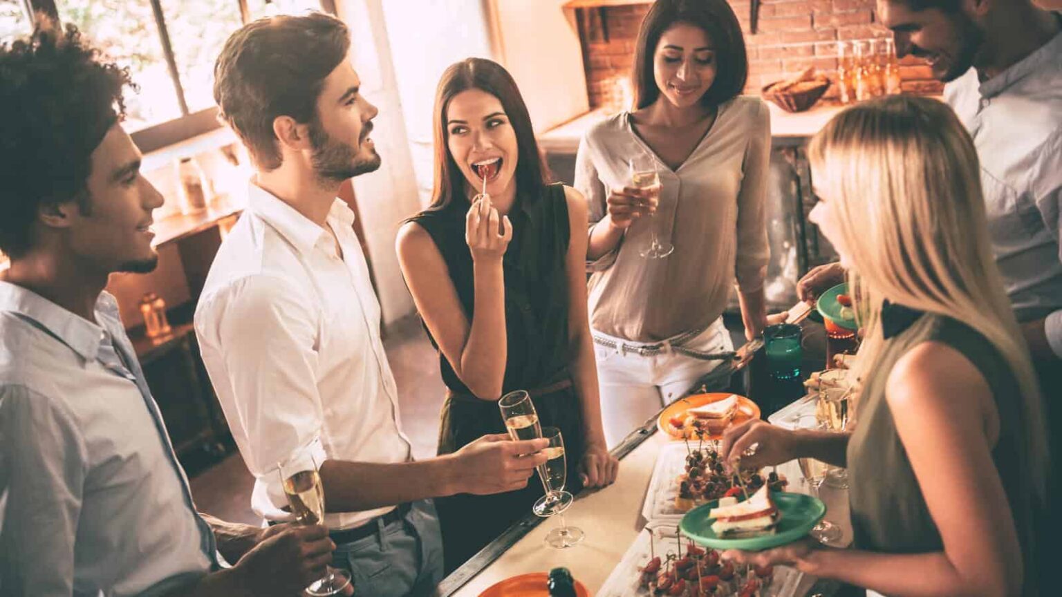 18 Signs Your Etiquette and Manners Need Improvement - SOCIETEMAG.com