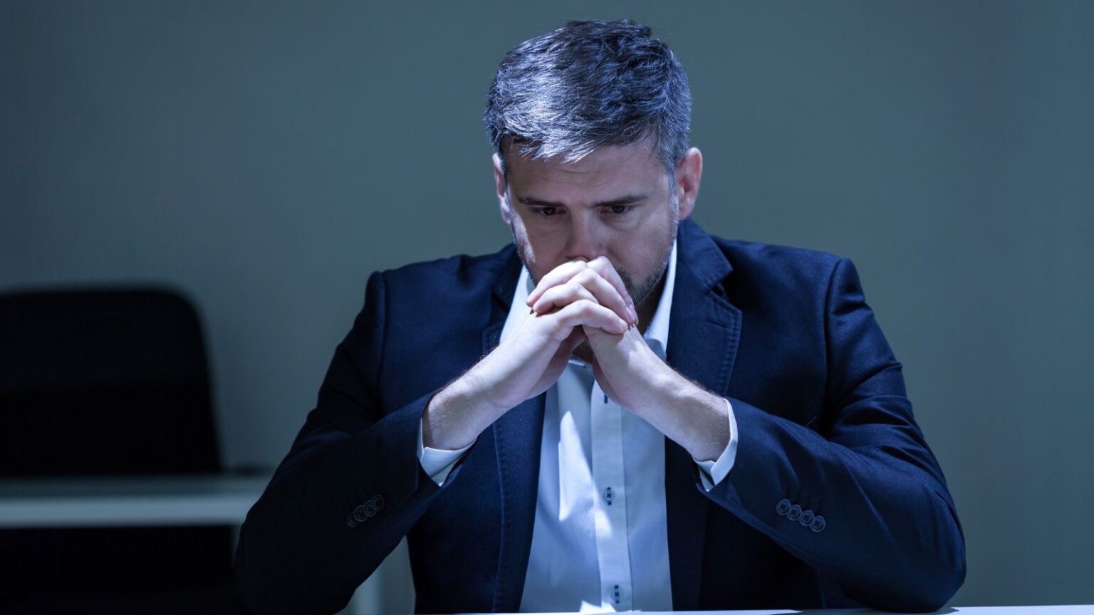 18 Behaviors That Show an Adult Lacks Class - SOCIETEMAG.com