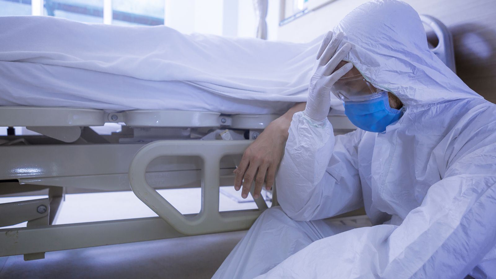 The Order in Which Your Senses Shut Down as Death Approaches ...