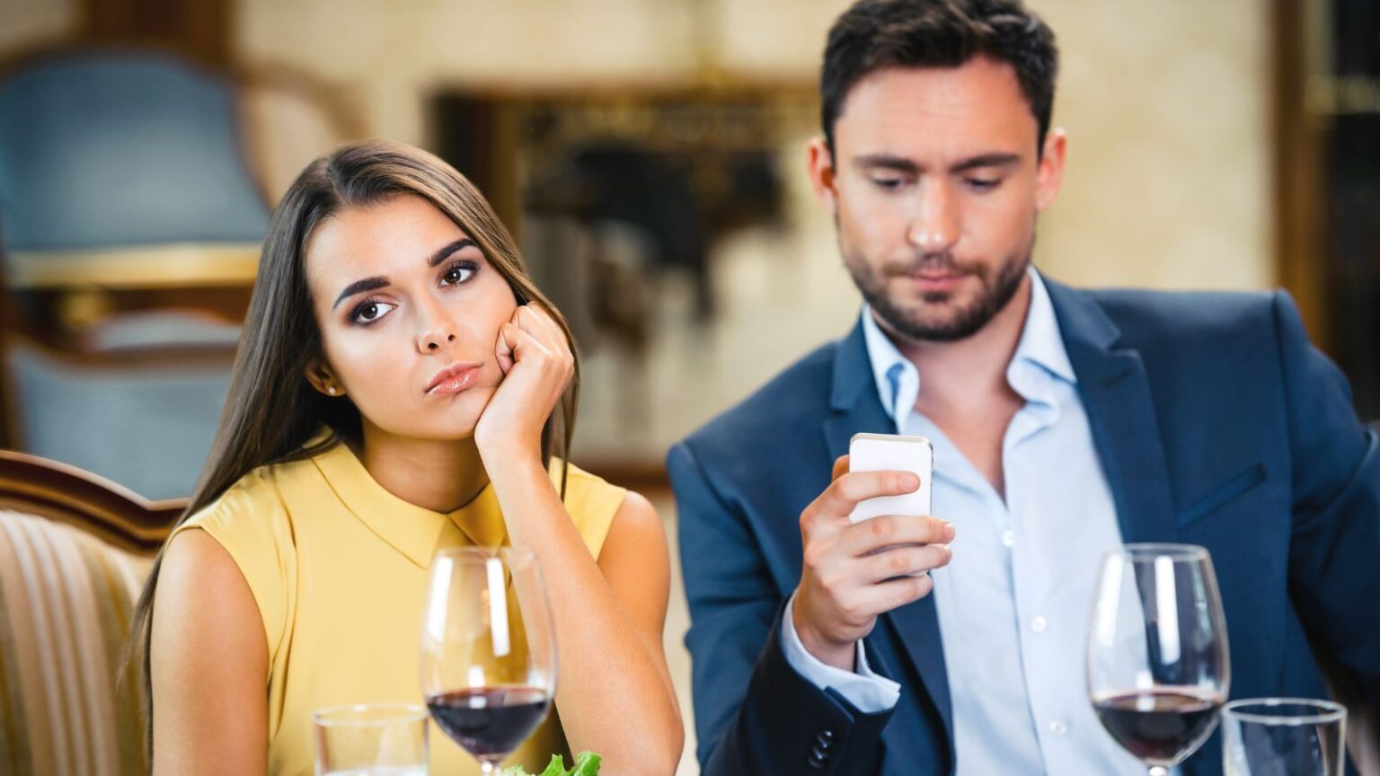 18 Table Manners You Might Be Getting Wrong - SOCIETEMAG.com