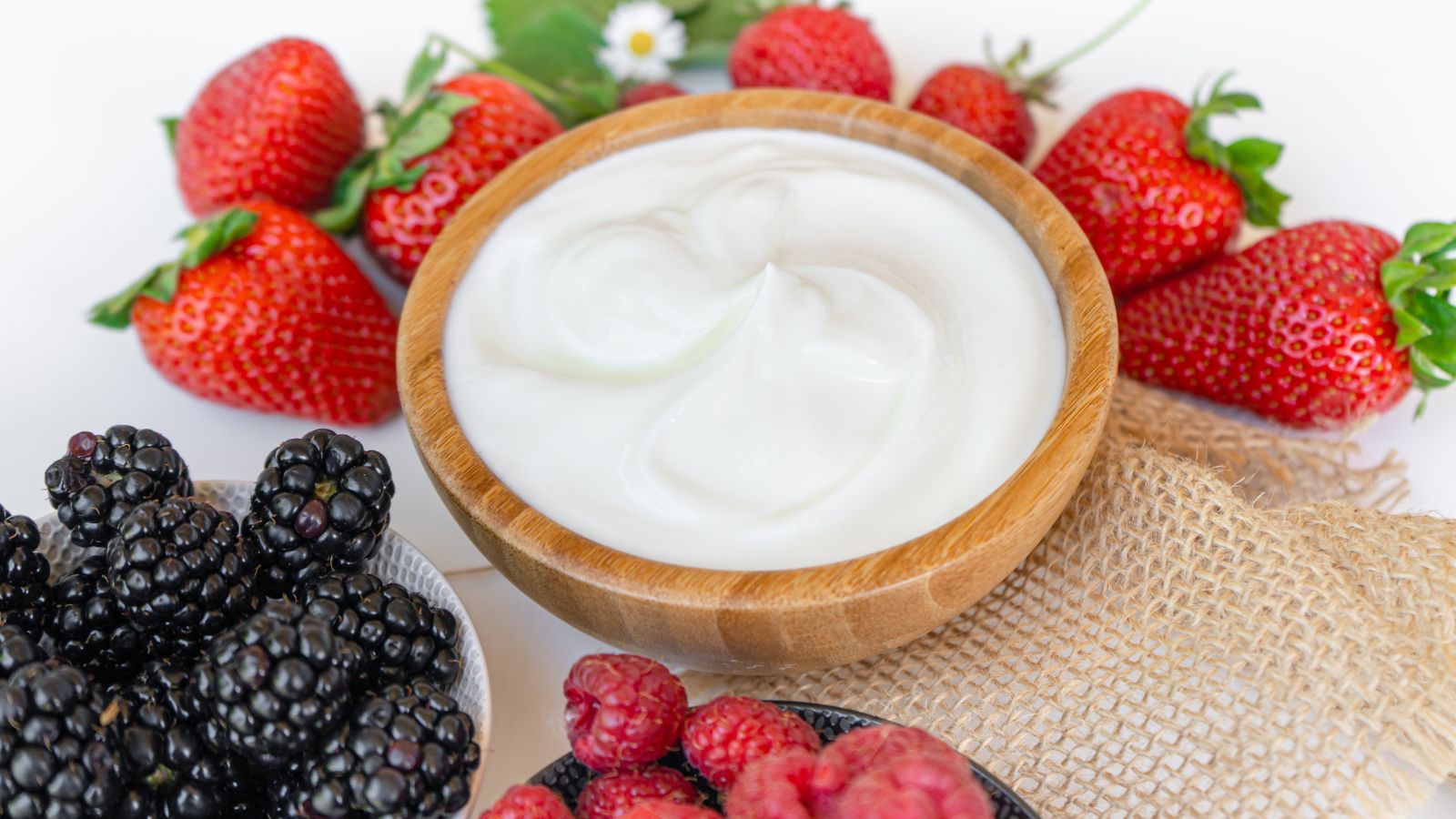 18 Expired Food Items You Must Throw Away Immediately - SOCIETEMAG.com