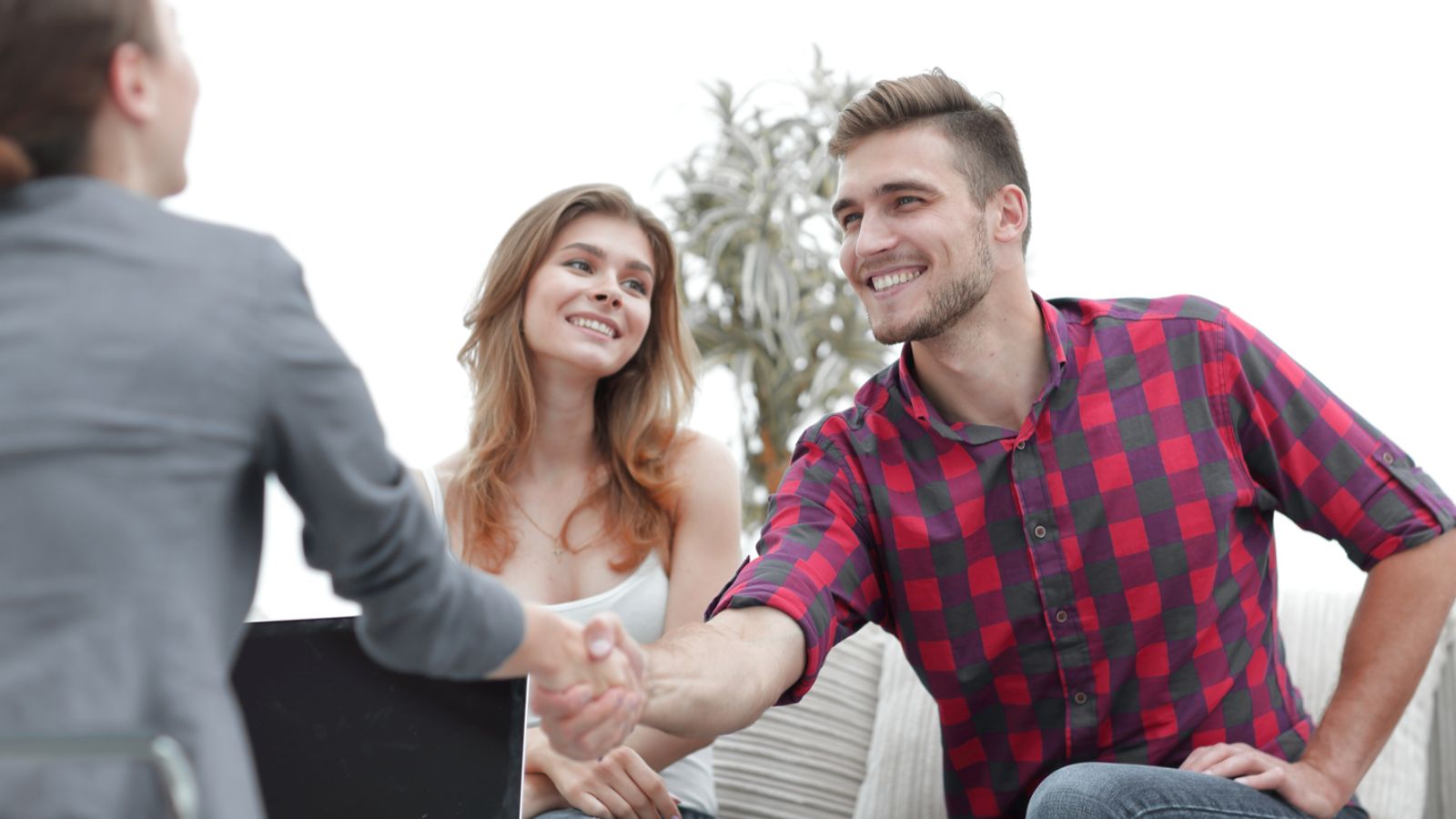 19 Ways You Might Be Disrespectful Without Realizing It - SOCIETEMAG.com