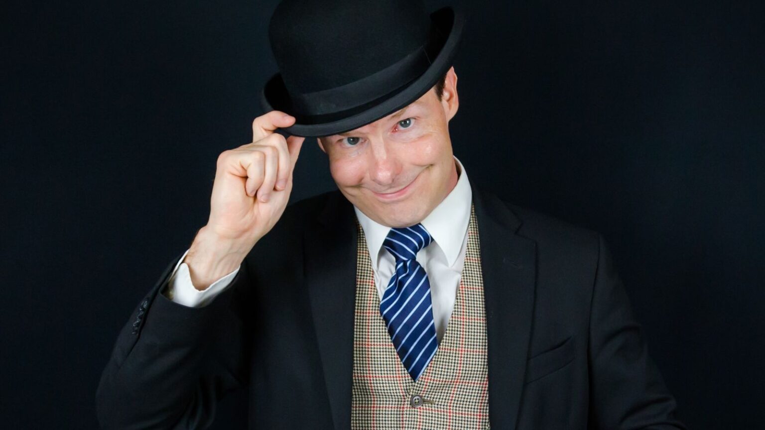 20 Ways to Identify a Brit When Traveling Abroad - SOCIETEMAG.com