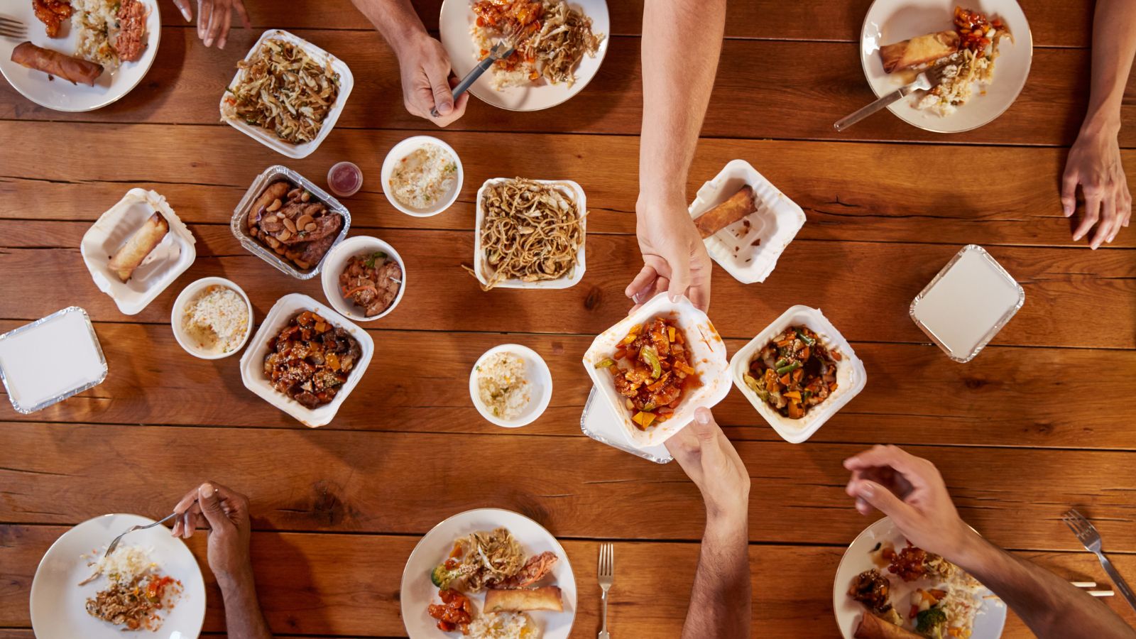 18 Table Manners You Might Be Getting Wrong - SOCIETEMAG.com