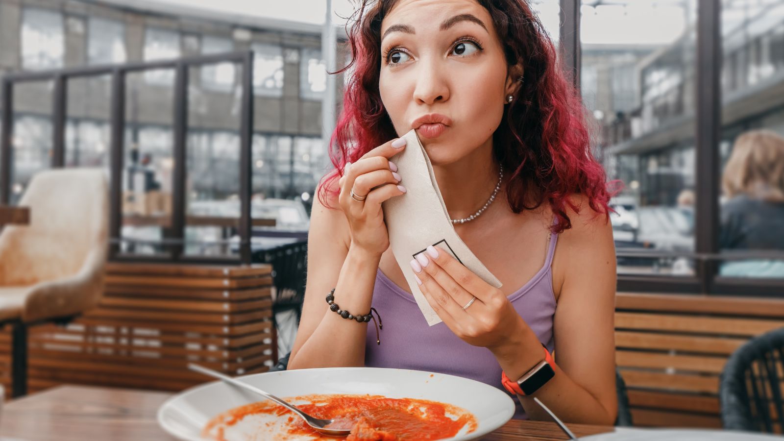 18 Table Manners You Might Be Getting Wrong - SOCIETEMAG.com