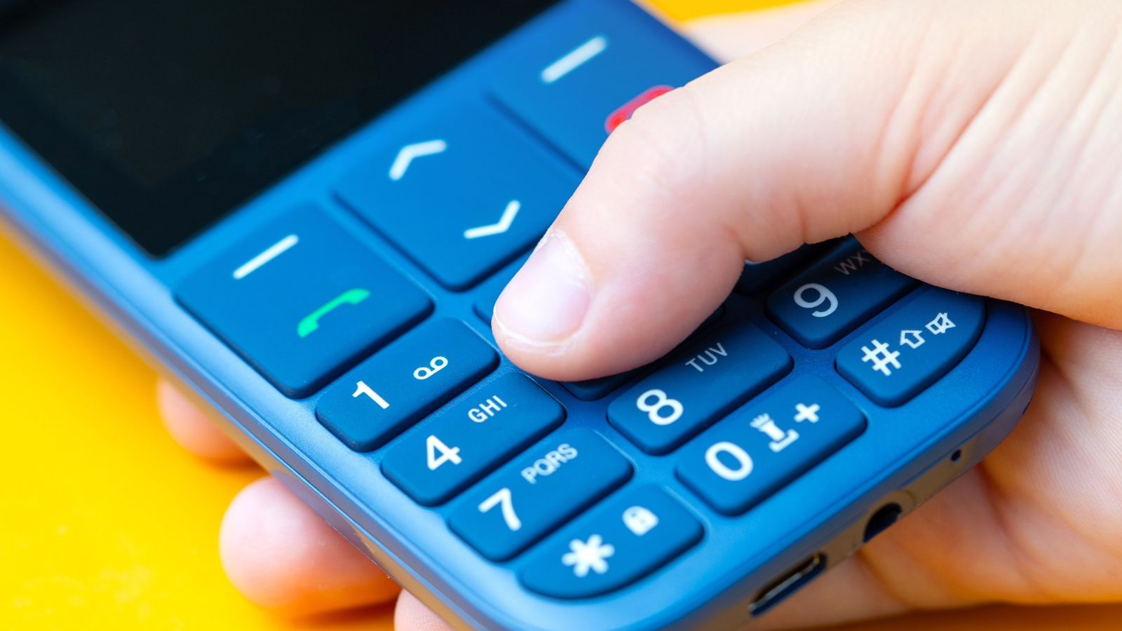 18 Reasons for the Shift from Smartphones to Dumb Phones in America ...