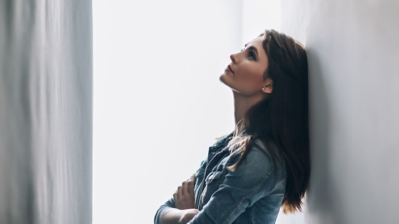 20 Embarrassing Things We All Do (But Won't Admit) - SOCIETEMAG.com