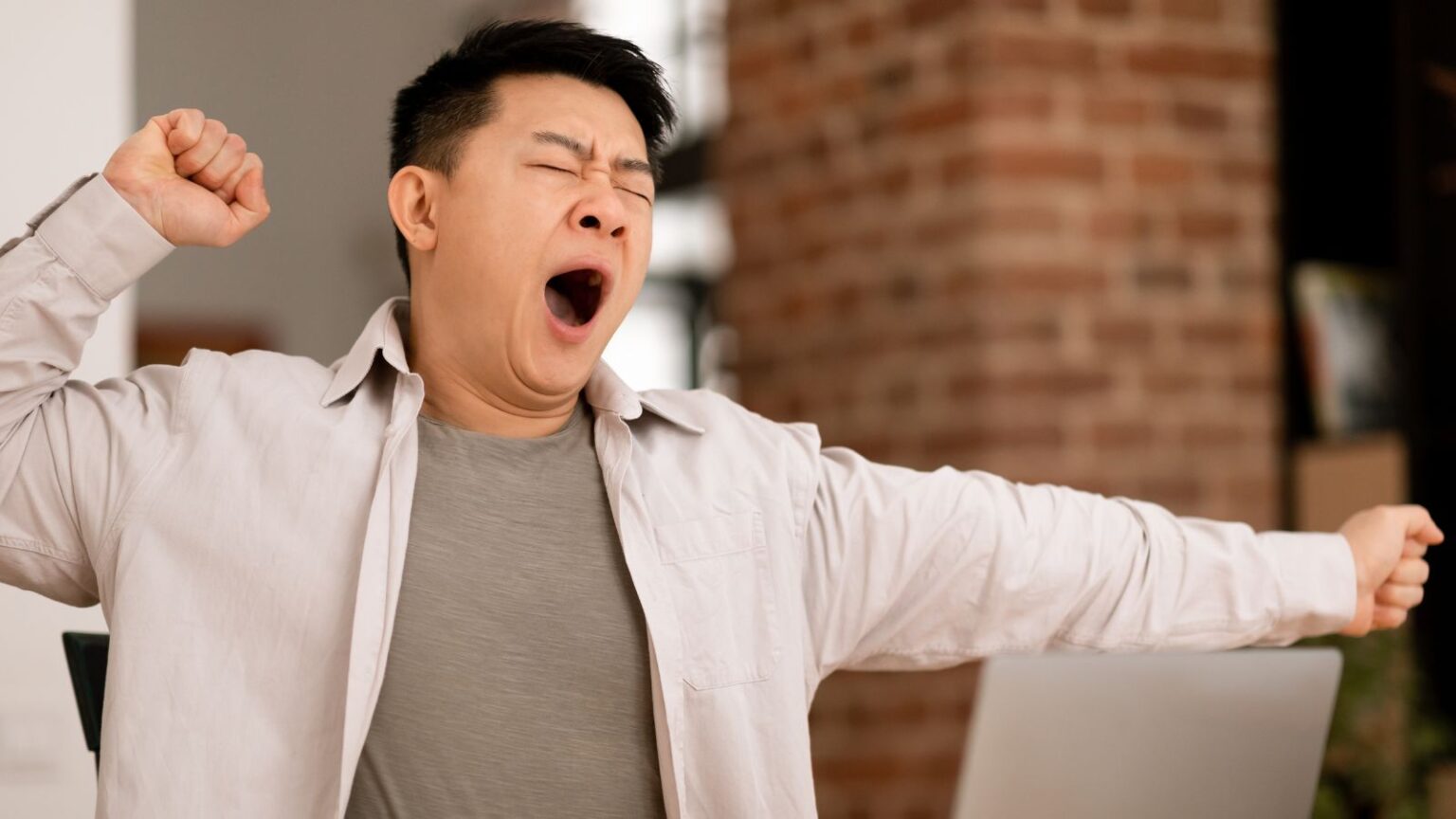18 Highly Offensive Gestures to Never Use in Foreign Countries ...
